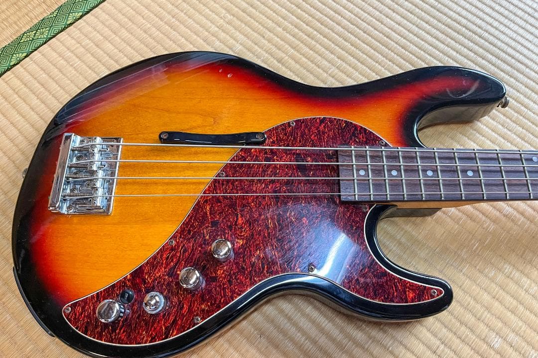LINE 6 Variax Bass 700 バリアックス ベース