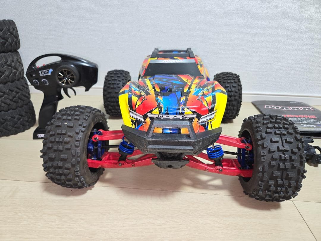 トラクサス　マックス　TRAXXAS　MAXX　ほぼフルオプション仕様。