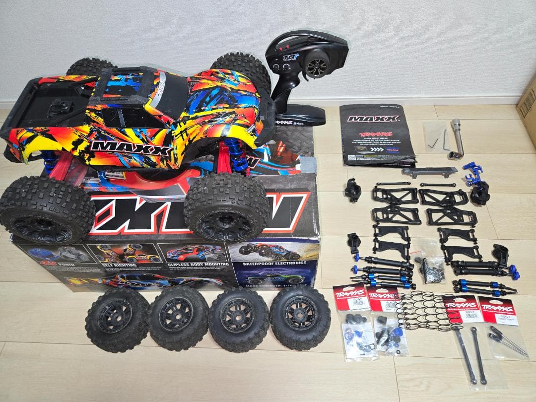 トラクサス　マックス　TRAXXAS　MAXX　ほぼフルオプション仕様。