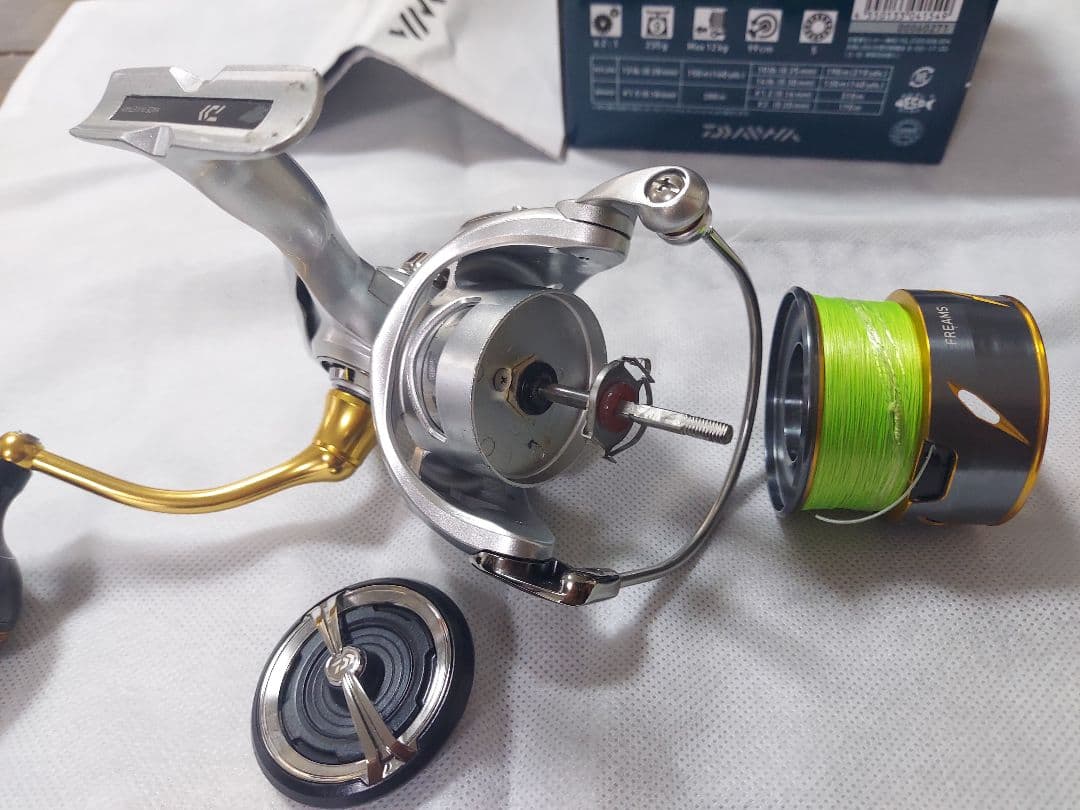 DAIWA 21フリームスLT4000-CXH スピニングリール
