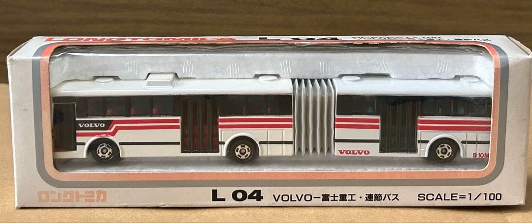 ロングトミカ L4 VOLVO-富士重工・連節バス