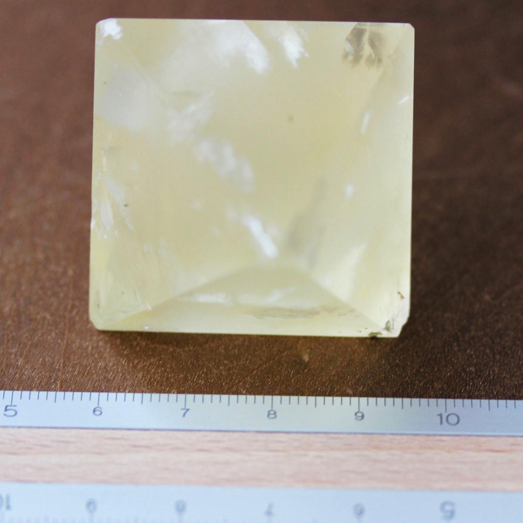 クリームイエロー 82g イリノイ産　フローライト 蛍石　八面体　原石　蛍石