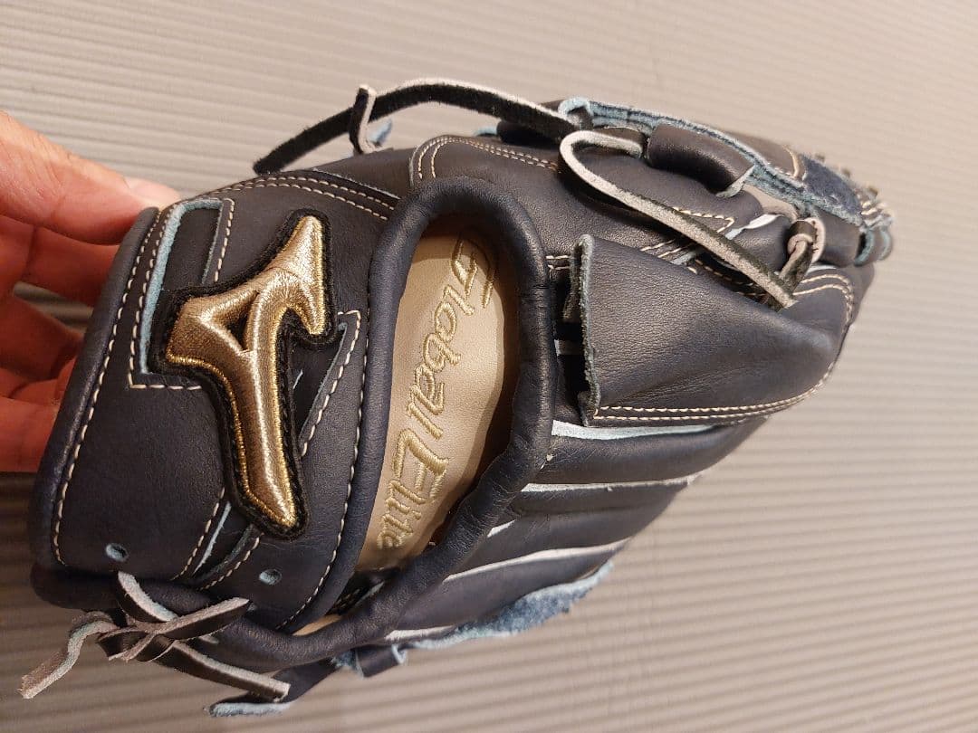 Mizuno Global Elite 硬式グローブ 黒/青 左利き