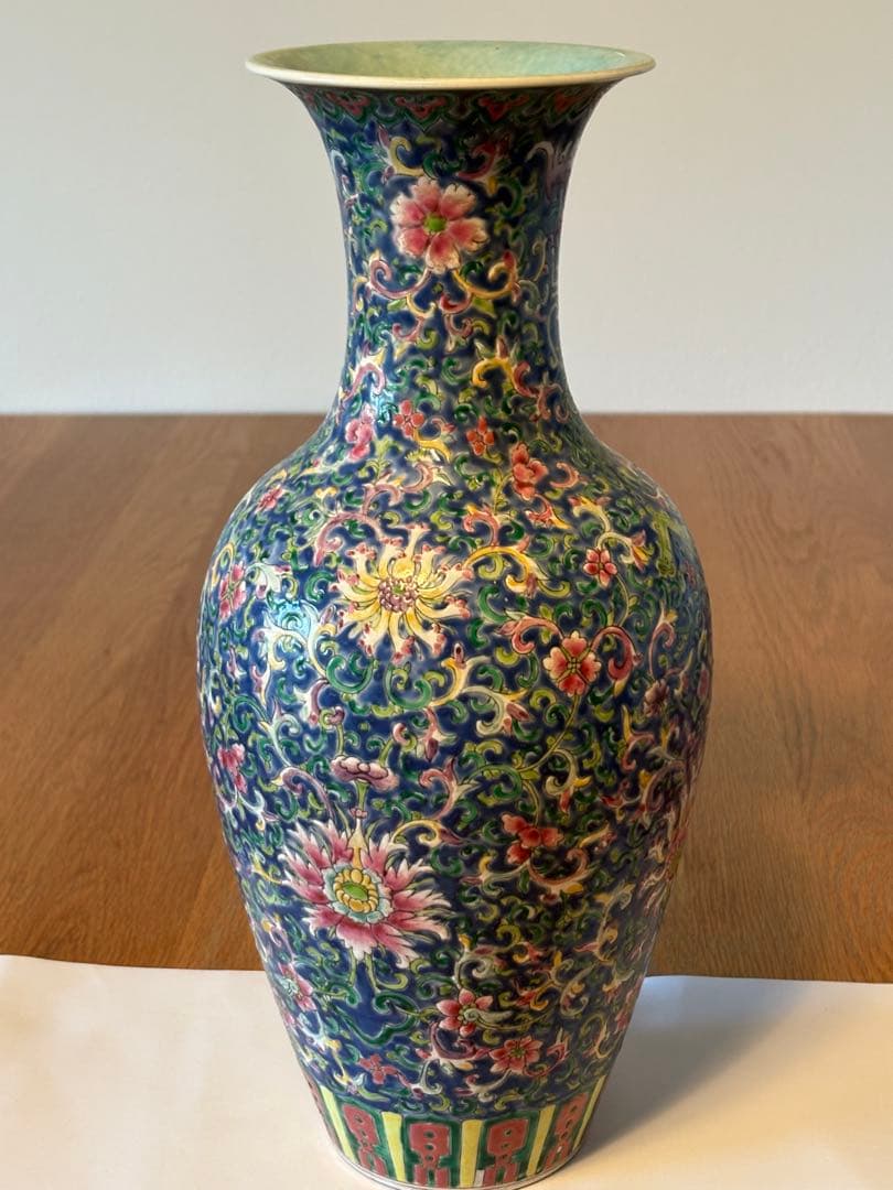 花柄装飾の陶磁器花瓶 約30cm