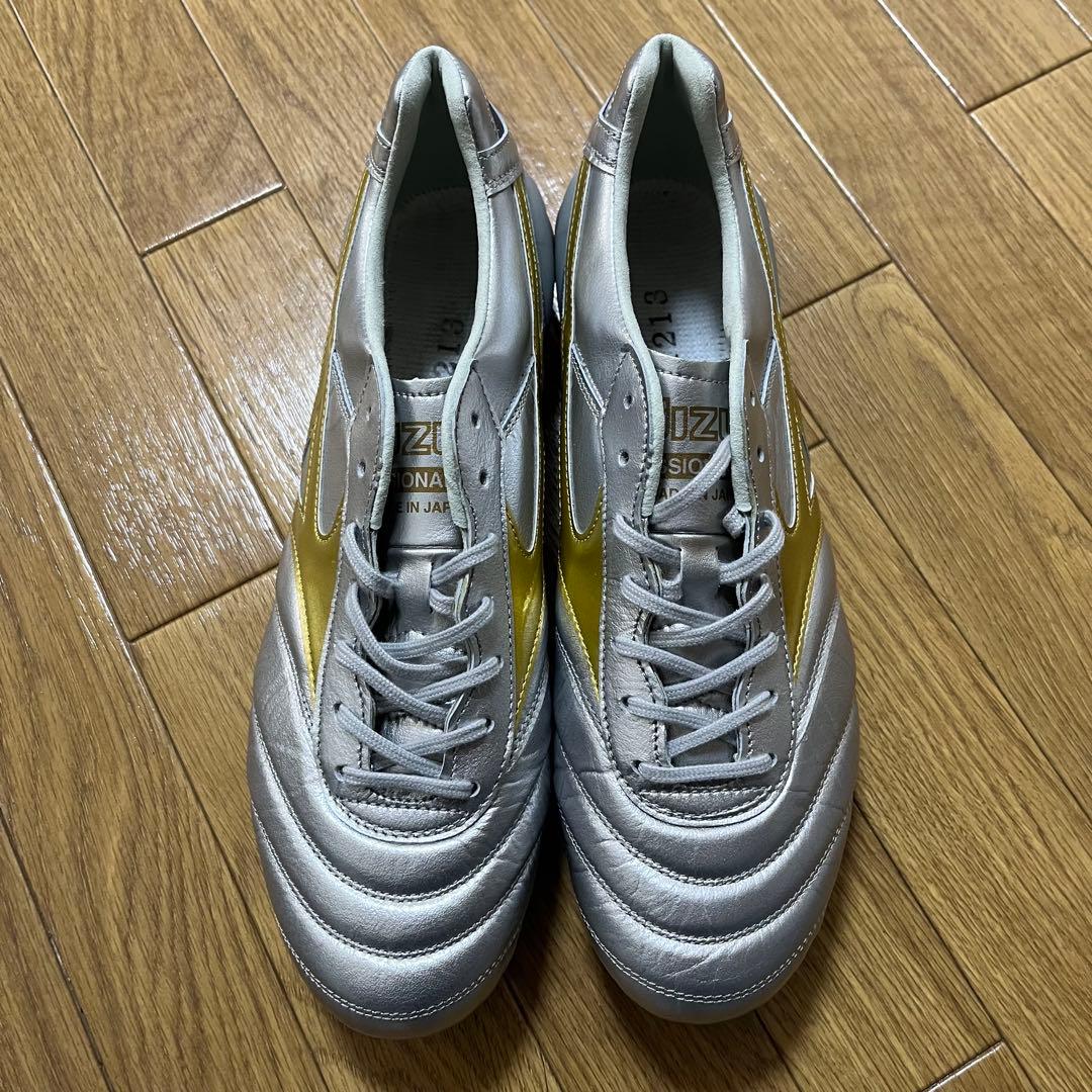 Mizuno MoRELIA DNA JAPAN シルバー/ゴールド スパイク