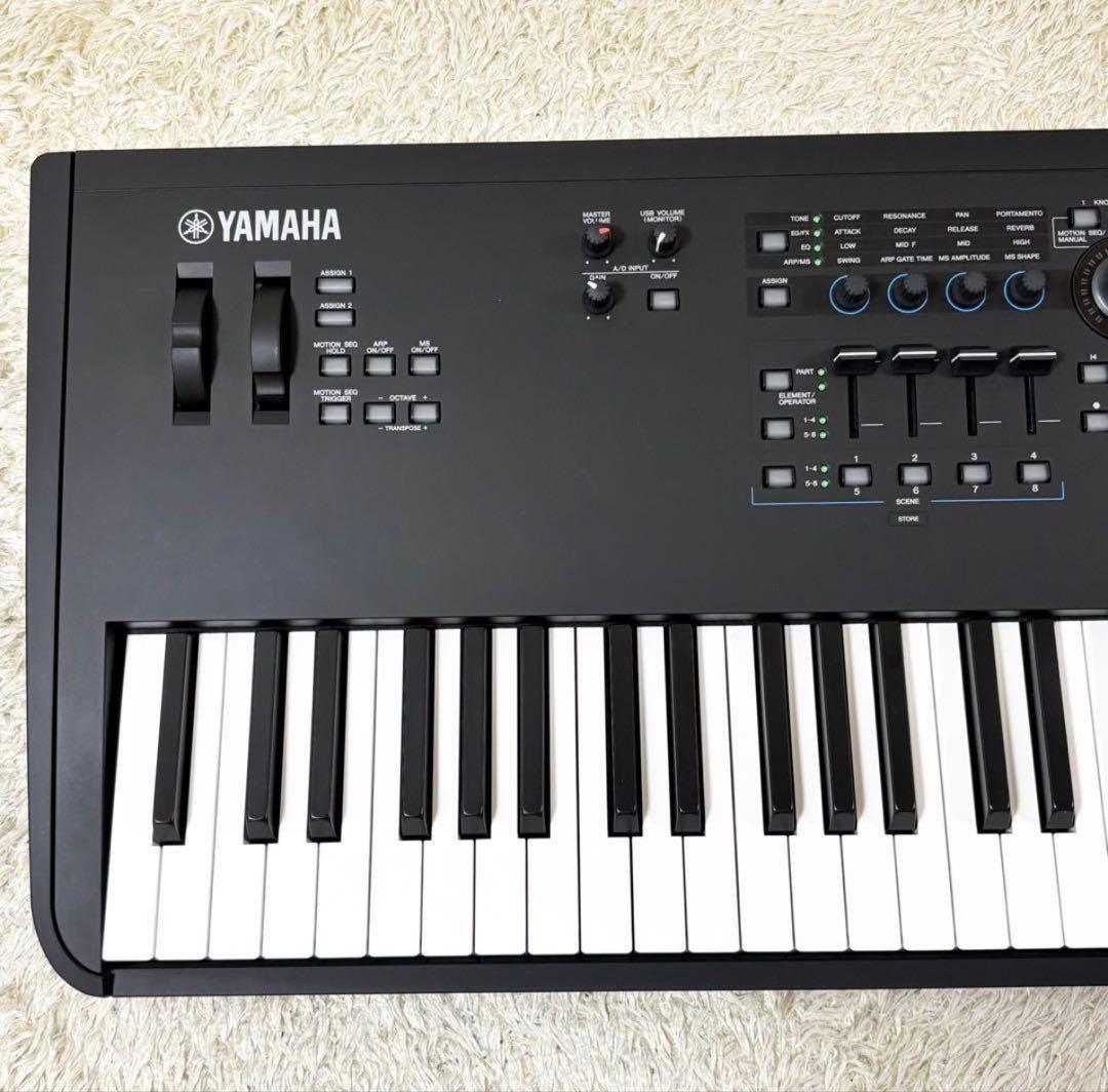 【新品同様】YAMAHA シンセサイザー MODX8+ ソフトケース ペダル付き