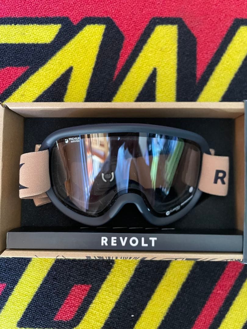 美品 REVOLT RL100CCP スノーボード ゴーグル 調光レンズ クリア