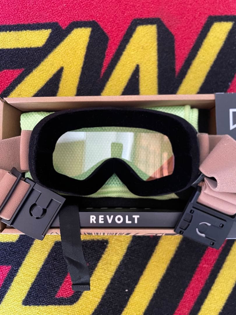 美品 REVOLT RL100CCP スノーボード ゴーグル 調光レンズ クリア