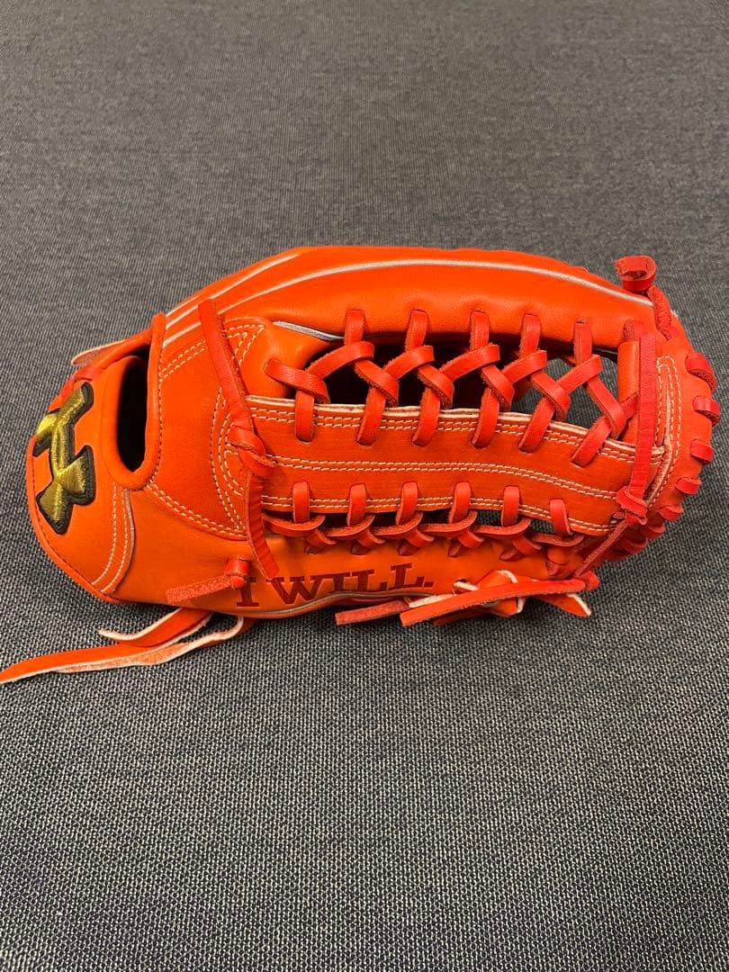 希少！　アンダーアーマー　野球 軟式グローブ 一般用　大人　右投げ　グラブ