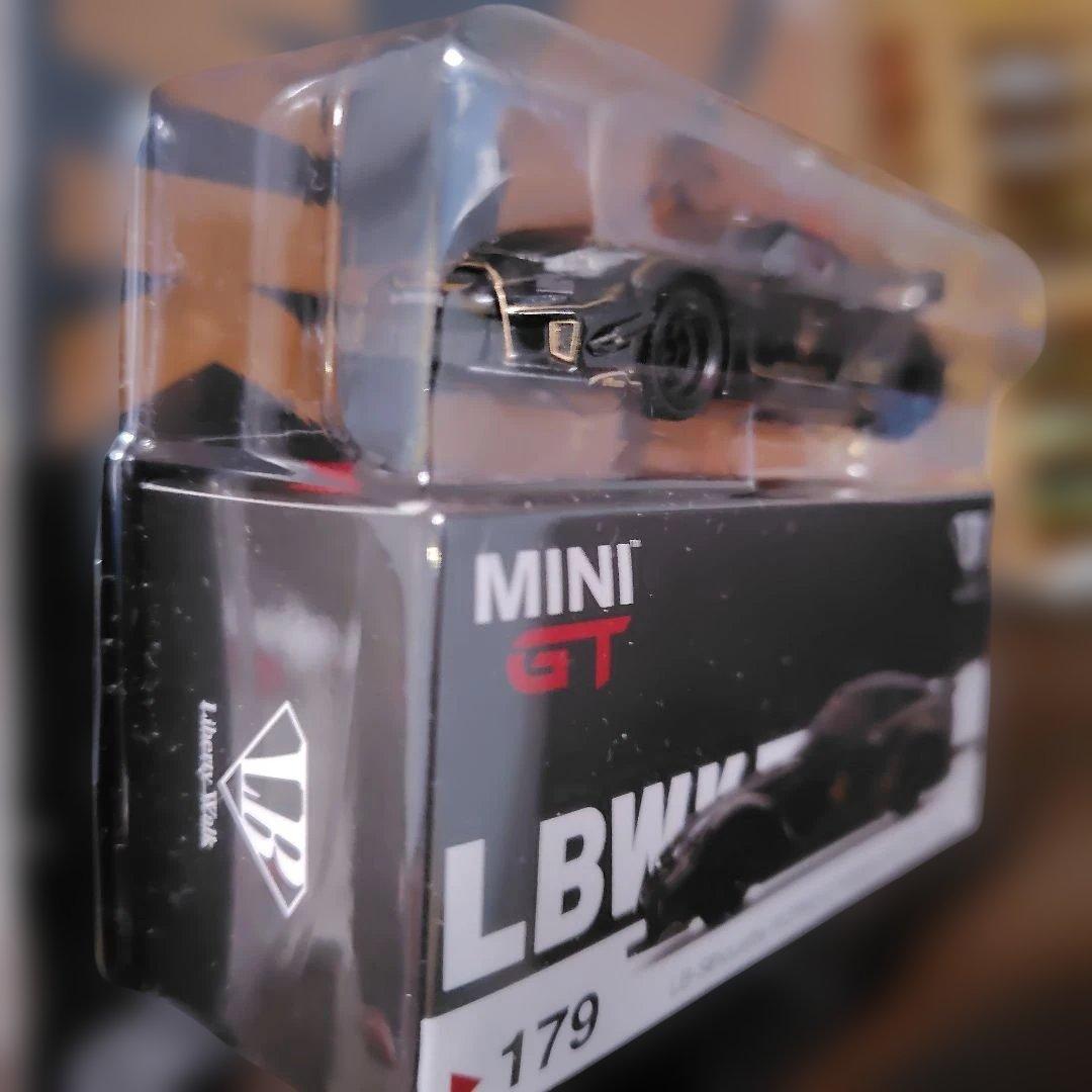 MINI GT LBWK ブラック 1/64 スケール