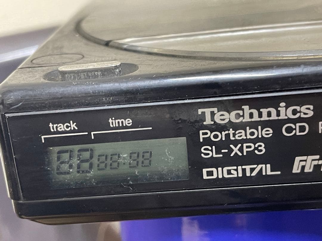 d*9様 Technics SL-XP3 ポータブルCDプレーヤー