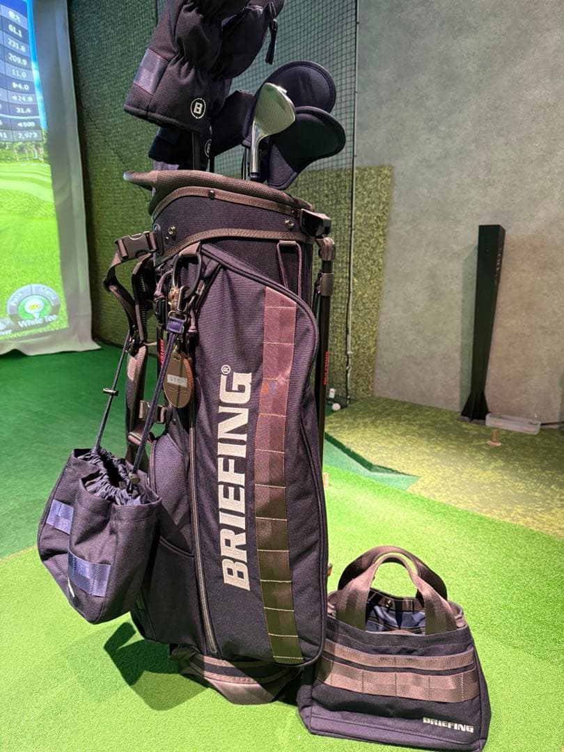 【お得】ブリーフィング ゴルフキャディバッグ カバー、バックセット