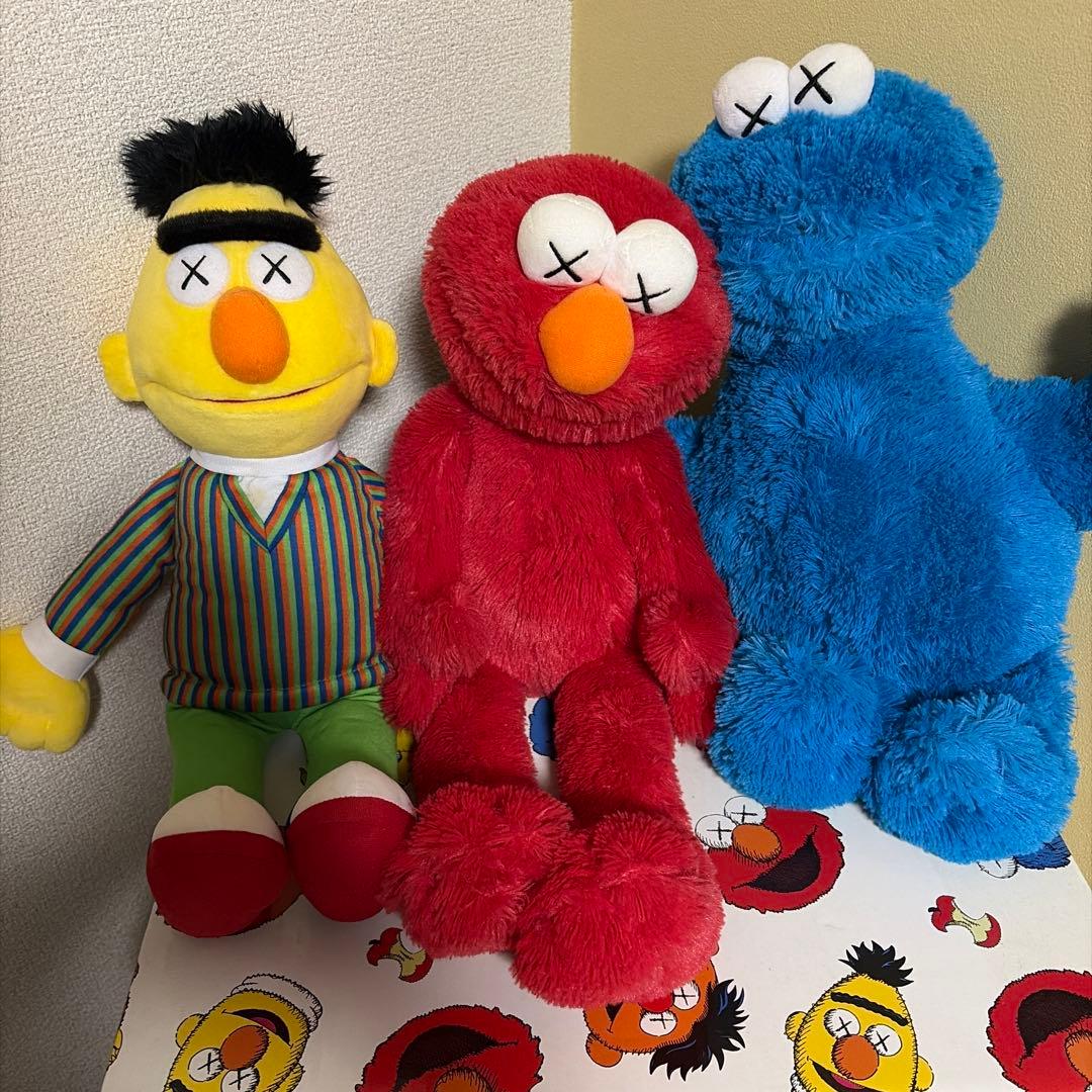 【お値下げしました！】KAWS セサミストリート ぬいぐるみセット