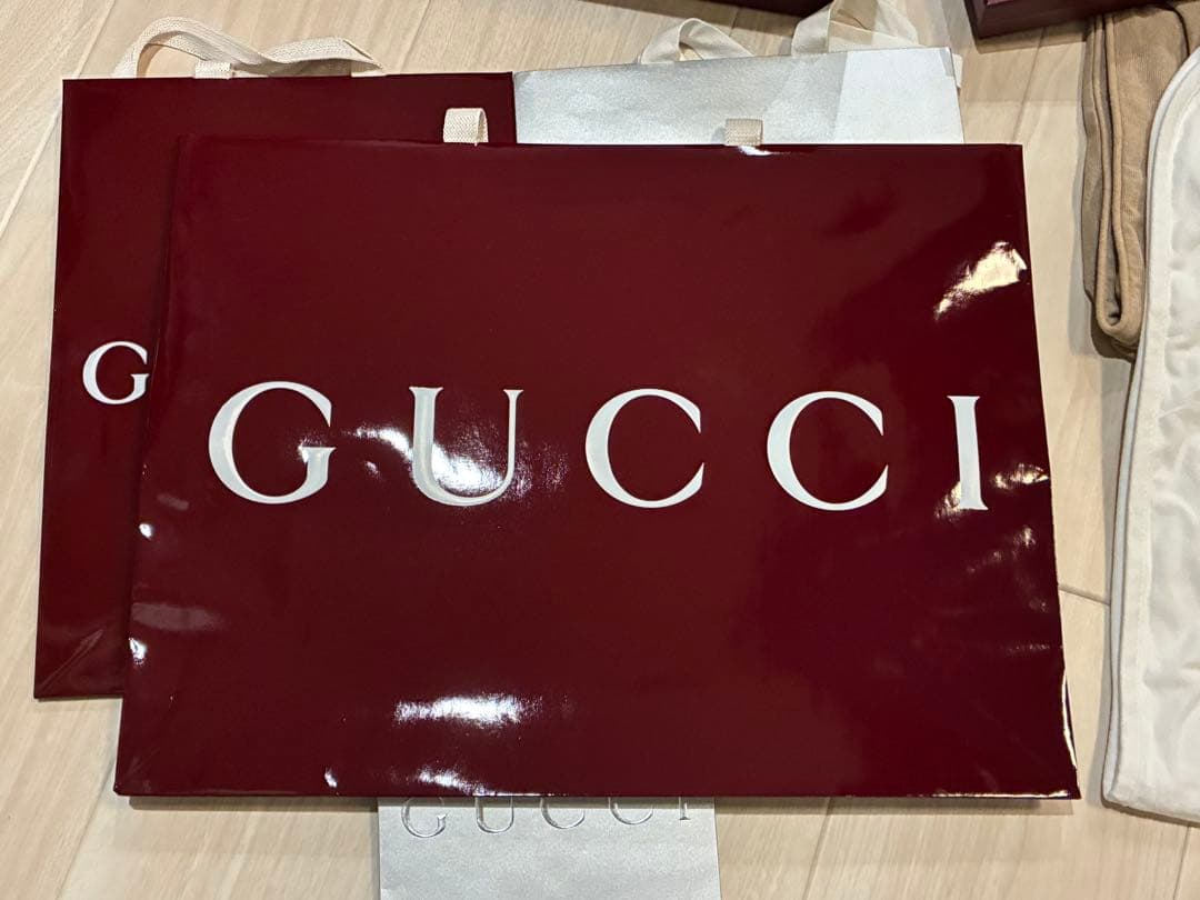 GUCCI グッチ 空箱 ショッパー ショップ袋 リボン ハンガー ギフト