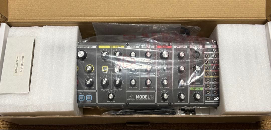 新品同様 BEHRINGER MODEL 15 Moog Grandmother