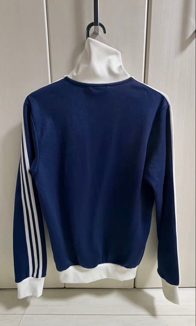 adidas トラックジャケット 青