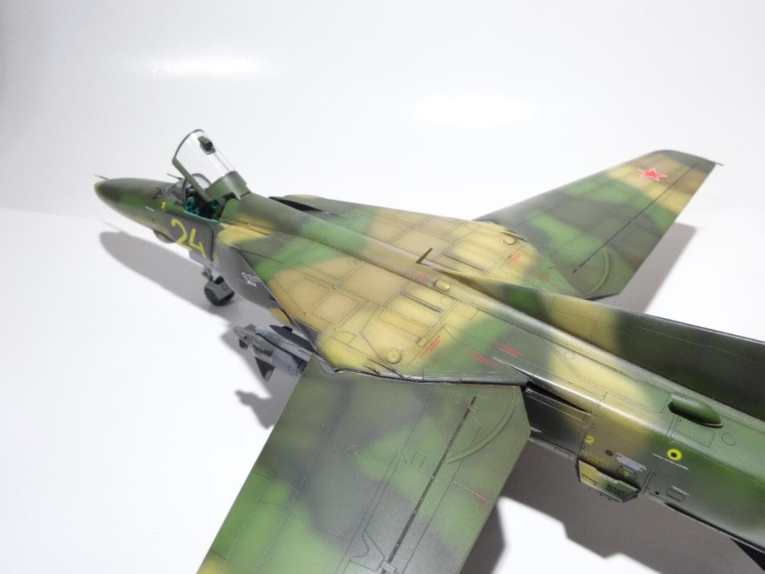 トランぺッター1/48「MiG-27」完成品