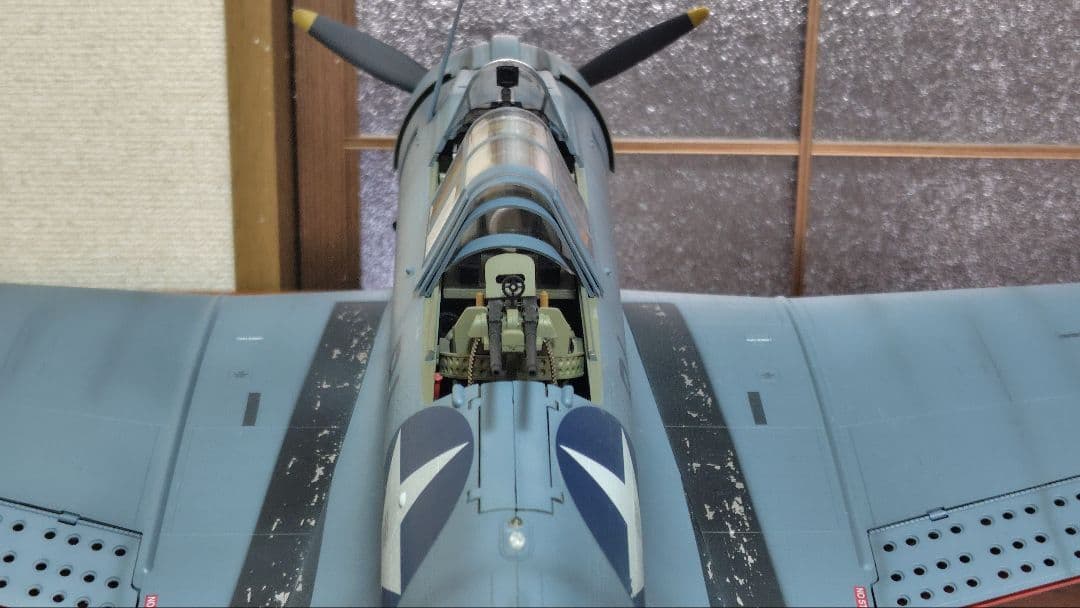 1/18 U.S. NAVY SBD-3 ドーントレス完成品 (訳あり)