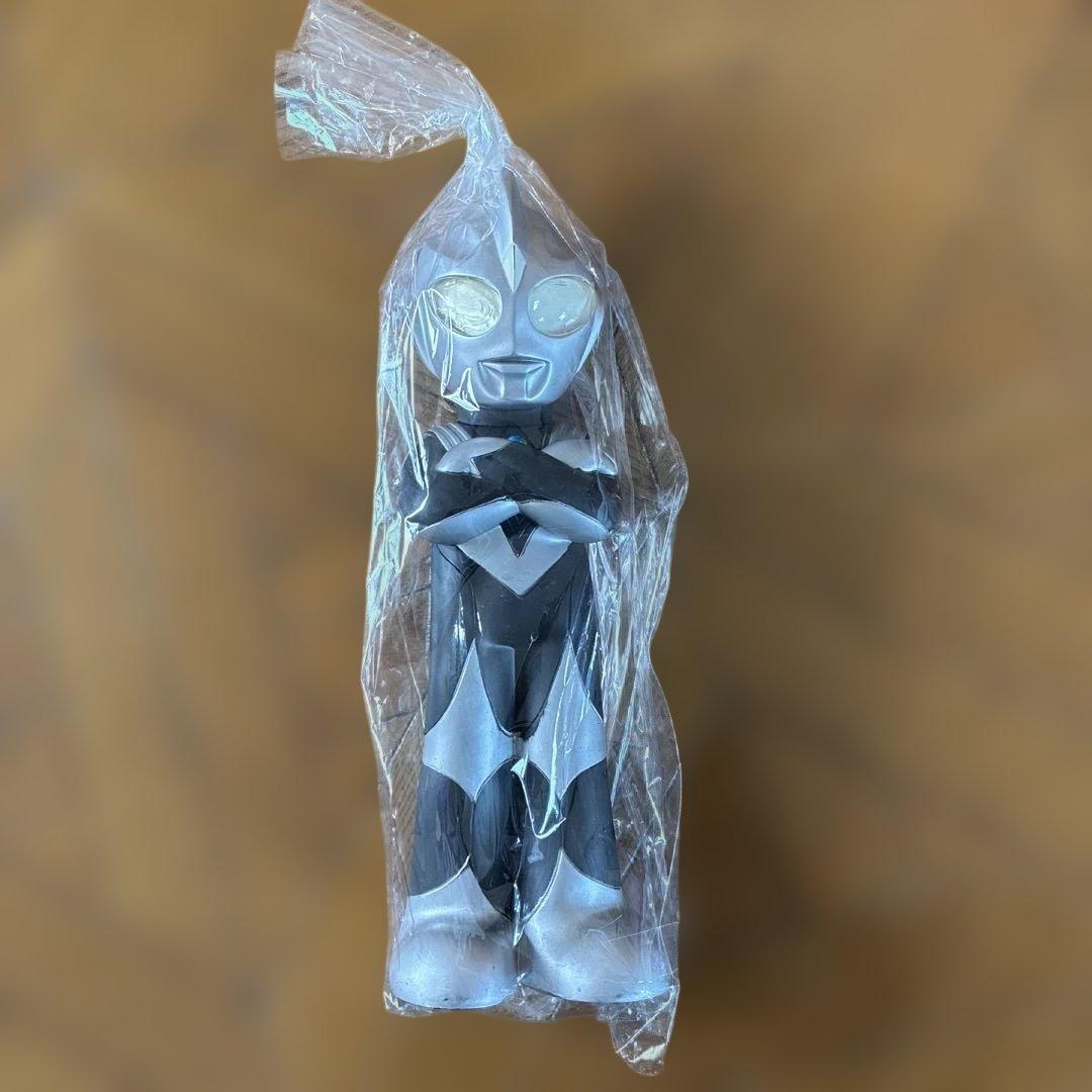ウルトラマンティガダーク ビッグソフビ 貯金箱
