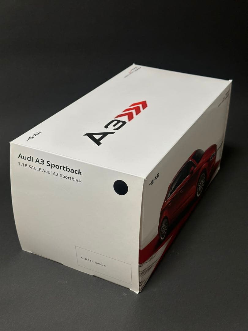 Audi A3 sportback ブラック ミニカー 1/18