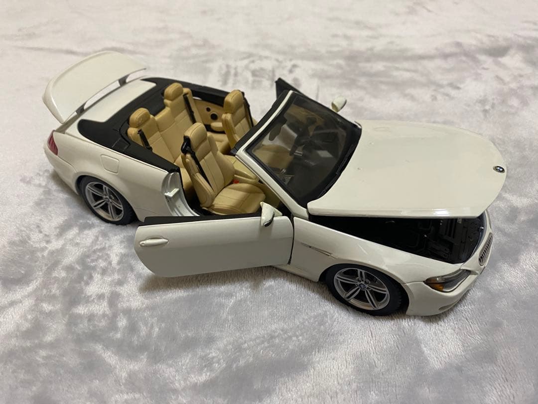ミニカー Maisto  M6 Cabriolet 1/18