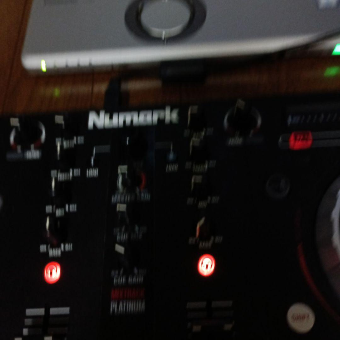 Numark Platinum DJコントローラー
