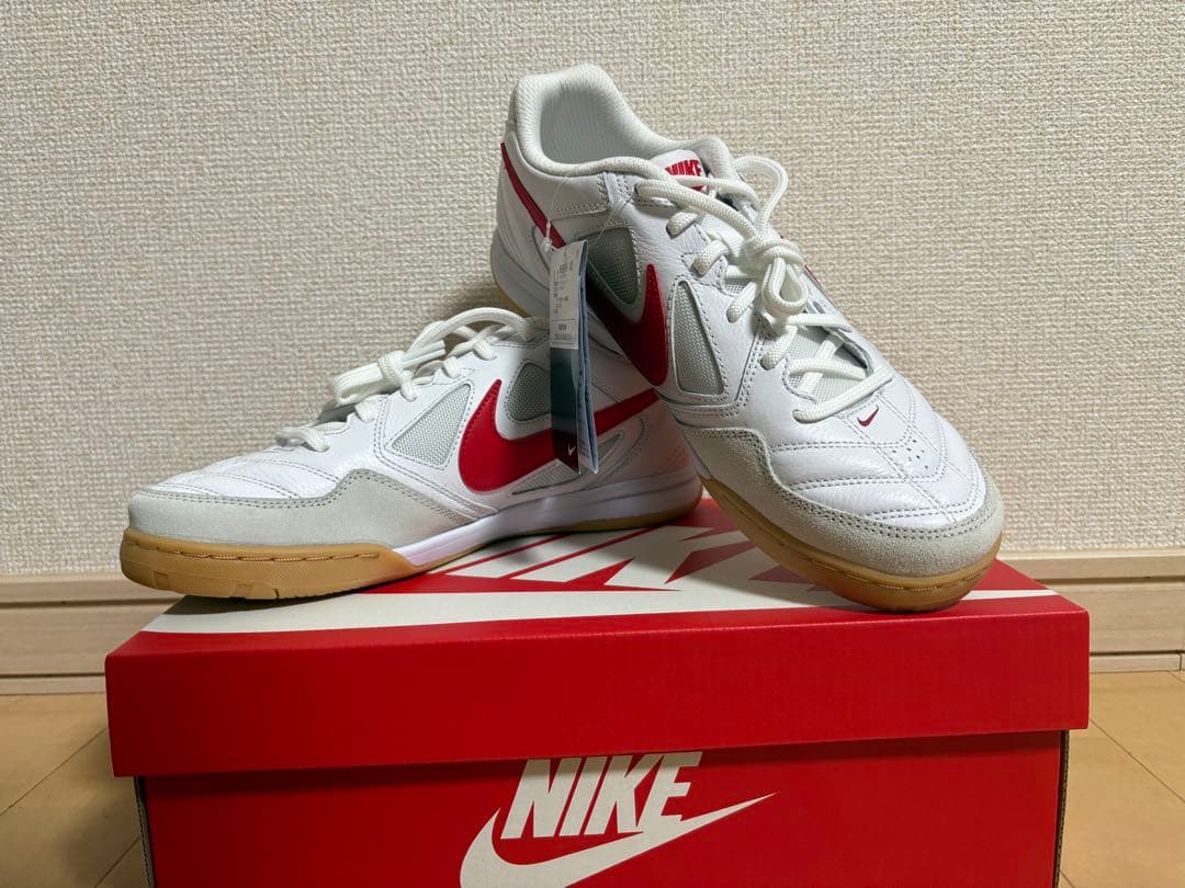 【新品】【28センチ】Nike フットサルシューズ GATO