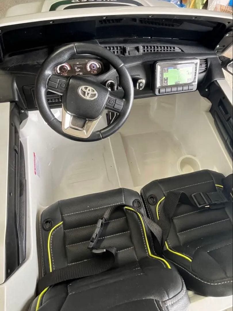 手渡し限定 乗用ラジコン TOYOTA HILUX RUGGED ハイラックス