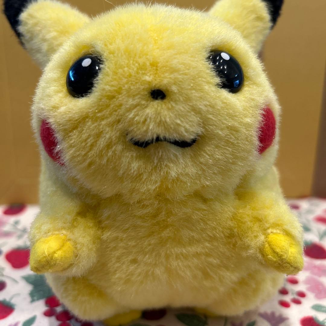 お顔ふわふわ　初期ピカチュウ　ぬいぐるみ　TOMY ポケモン