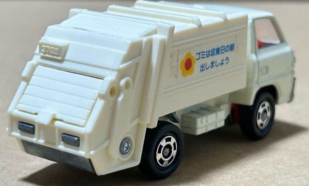 日本製 トミカ 三菱 キャンター 清掃車