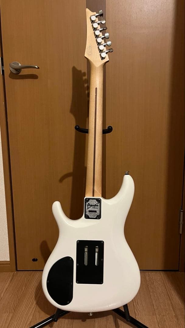 Ibanez JS100 WH Satriani シグネチャー H/S