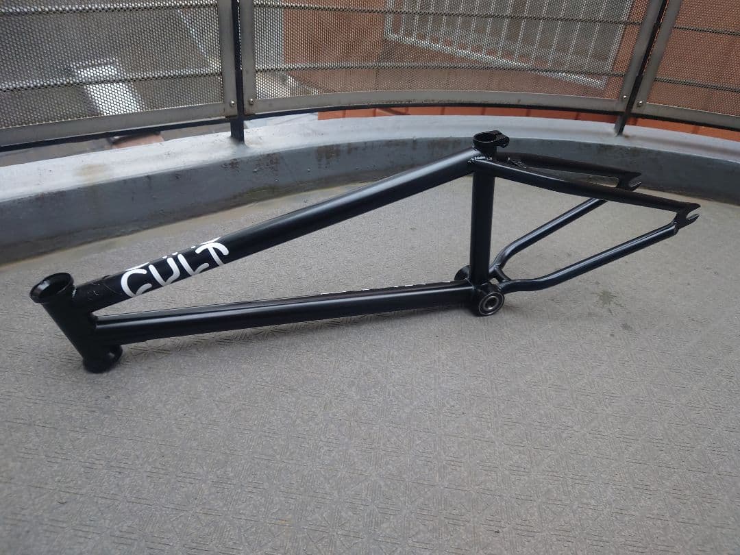 CULT SHORTY FRAME 20.75　BMXフレーム