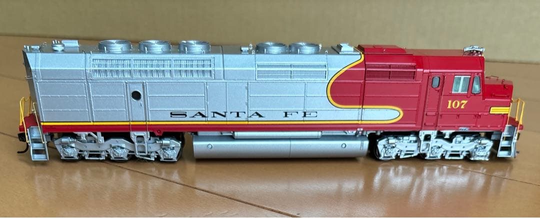 Athearn GENESIS Santa Fe FP45 107 サウンド車