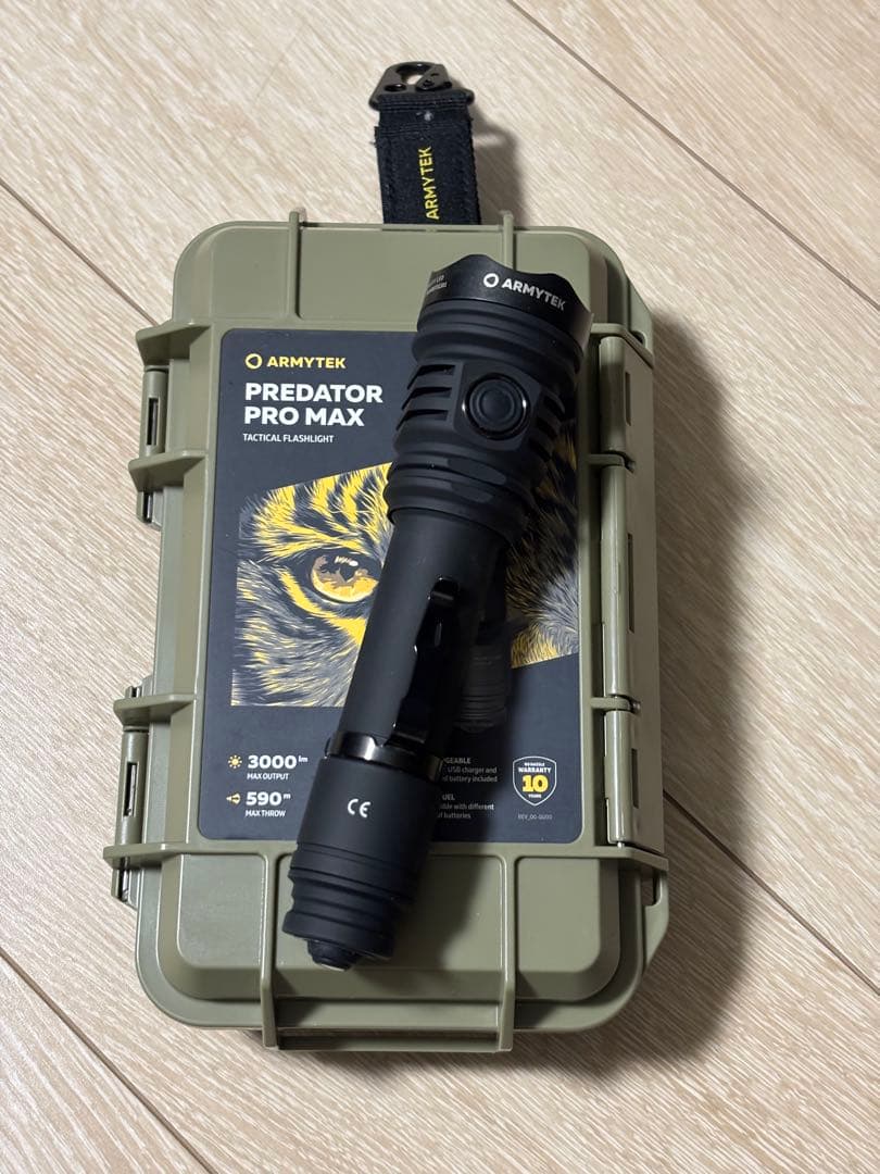 [カラス] Armytek Predator ProMax Sft-70