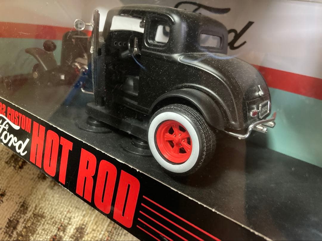 1/18 1932 カスタム フォード ホットロッド　模型　アメ車　アメリ　旧車