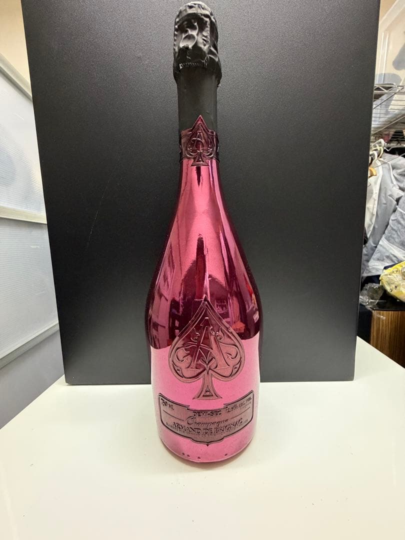 Armand de Brignac ピンクシャンパン 専用ボックス付き