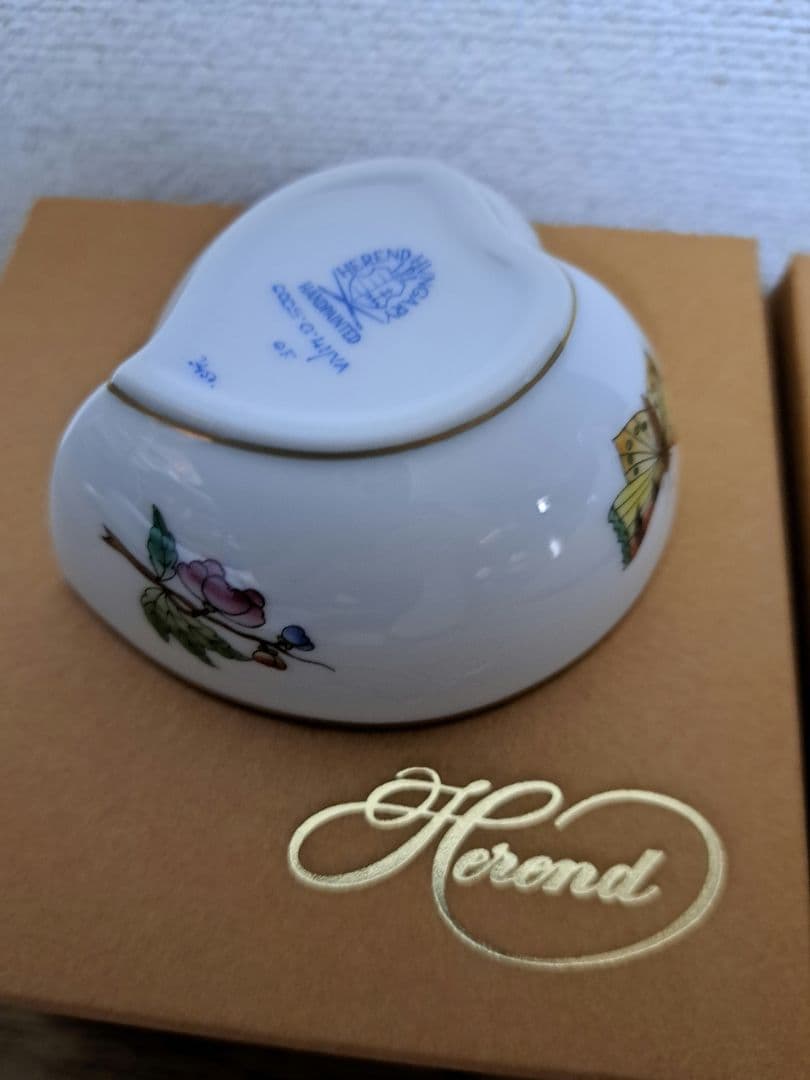 (お値下)　新品　Herend 陶磁器 　ひつじ 　ヴィクトリア　ボンボニエール