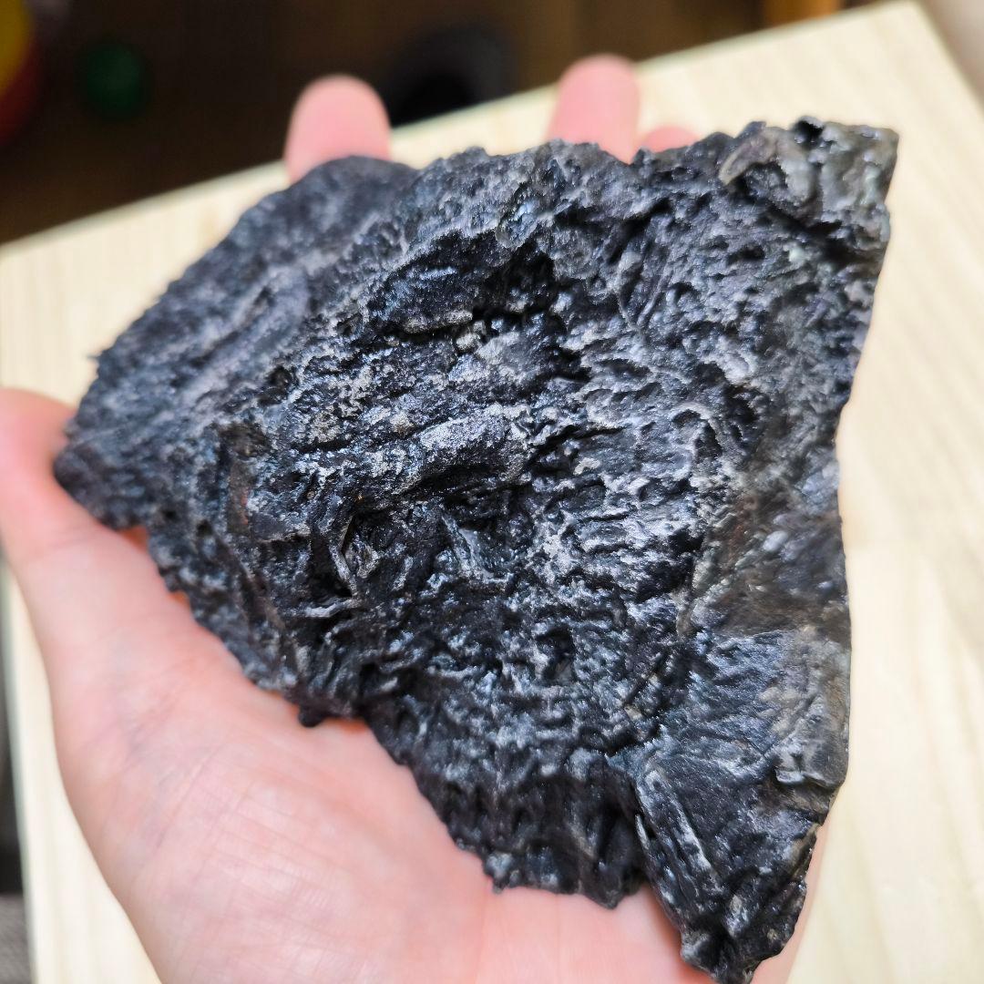 極上 大型 約2kg アルタイ隕石 鉄隕石　パワーストーン　宝石 天然石　隕石