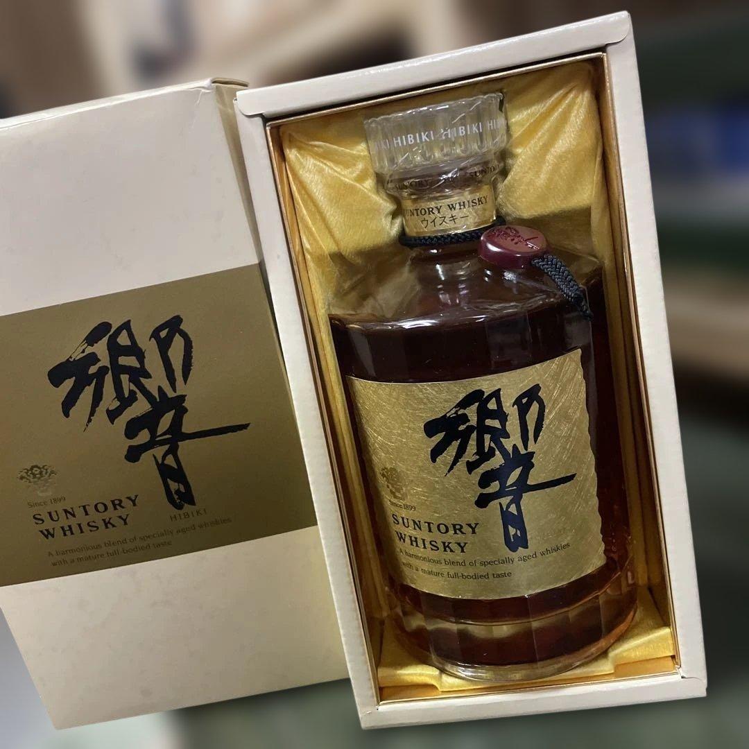 SUNTORY HIBIKI ウイスキー ギフトボックス入り　ゴールドラベル