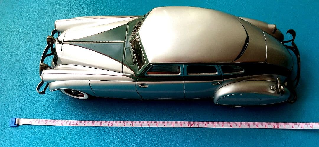 ミニカー 1/18 1933 Pierce-Arrow Silver Arrow