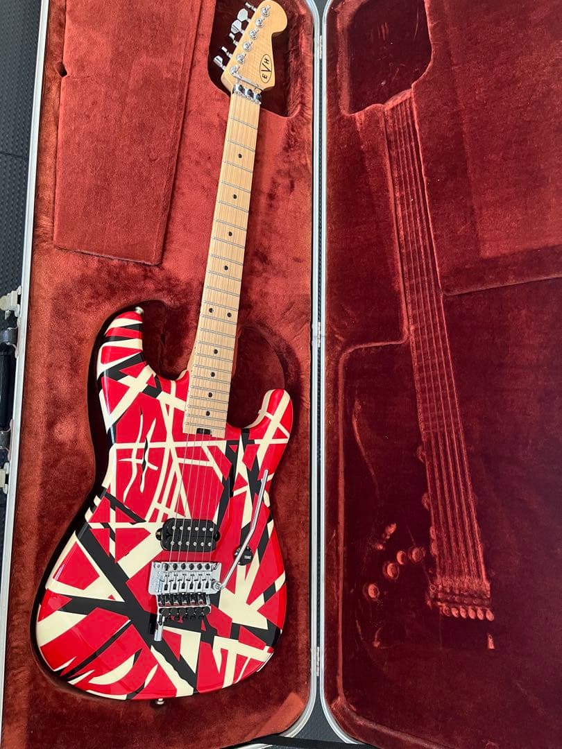 ギター EVH Striped Red with Black Stripe