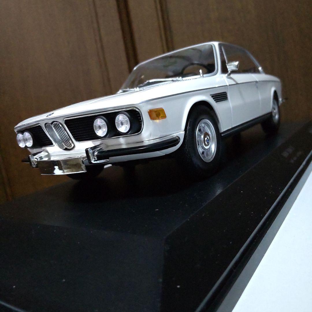  2800 CS 1968 ホワイト 1/18 ミニチャンプス
