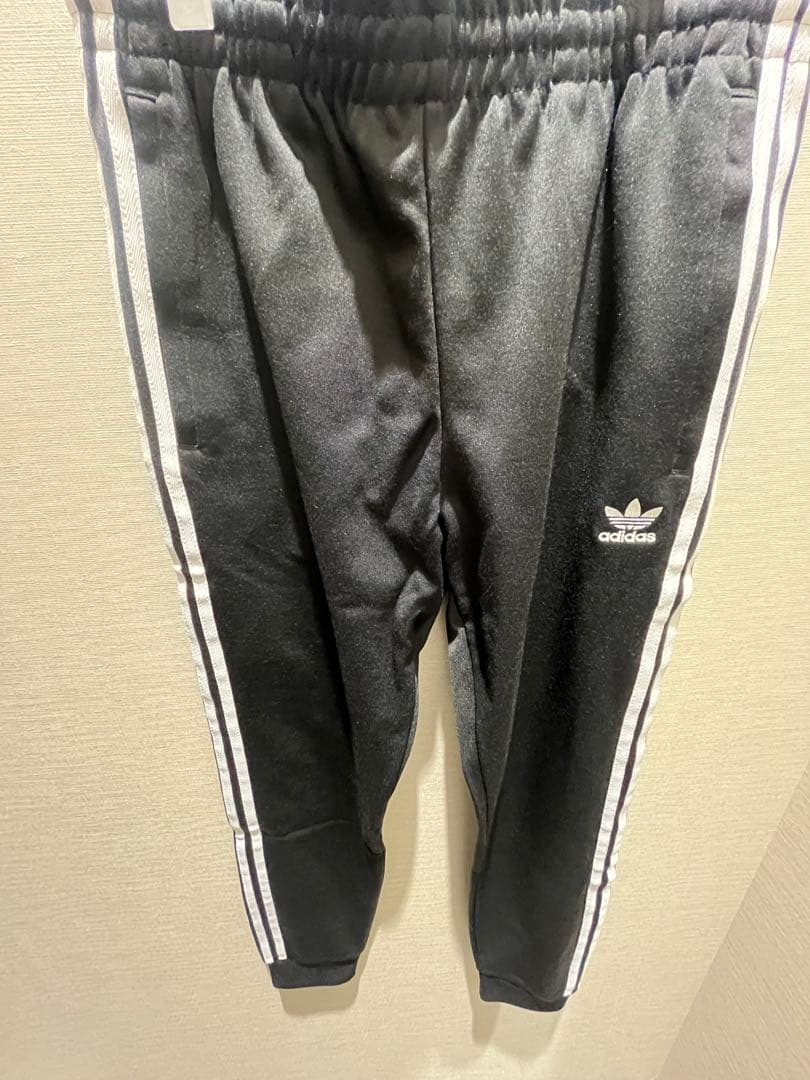 adidas トラックパンツ