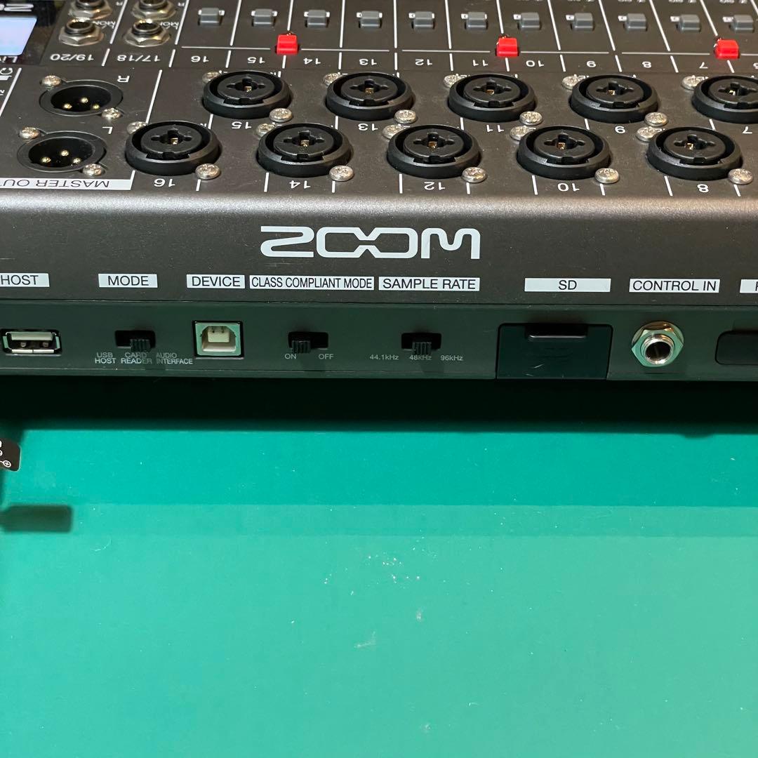 ZOOM LiveTrak L-20 オーディオインターフェイス/ミキサー