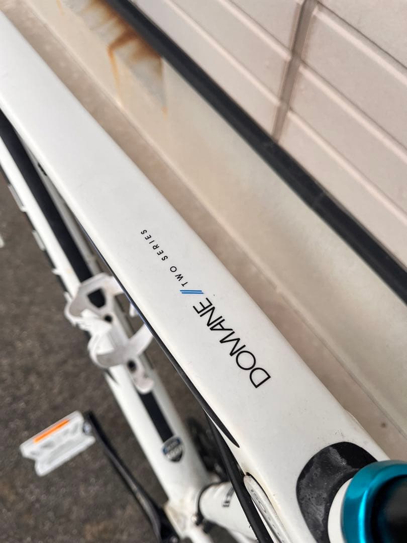 TREK ロードバイク　Shimano 105 DOMANE2.3 トレック