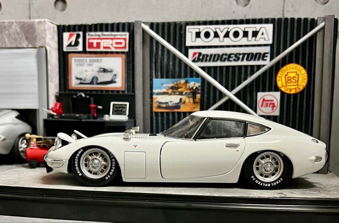 国産名車 1/24 トヨタ 2000GT カスタム ガレージ ジオラマ ミニカー
