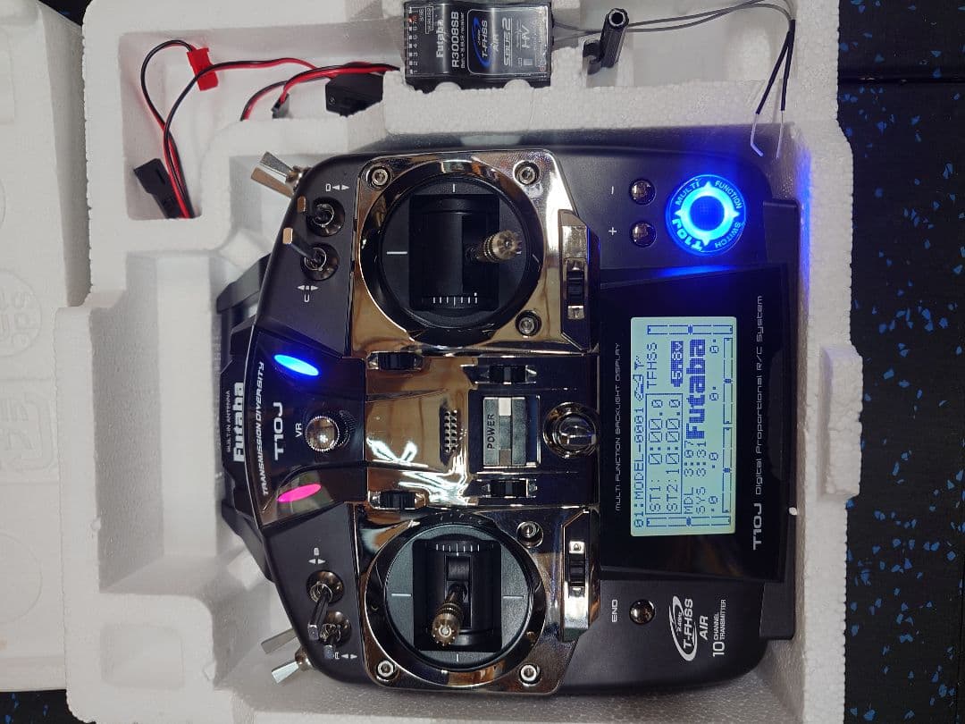 フタバ FUTABA 10J 2.4GHZ T-FHSS プロポ　飛行機用