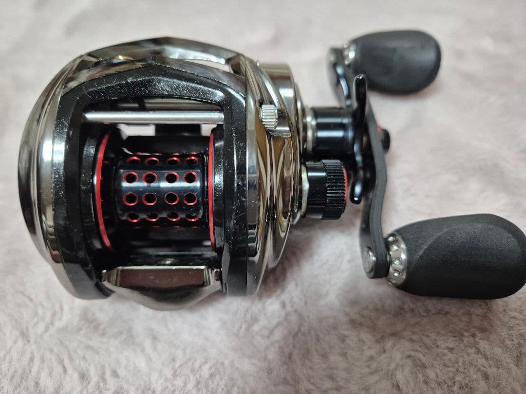 Abu Garcia Revo Elite IB 7 ベイトリール　右ハンドル
