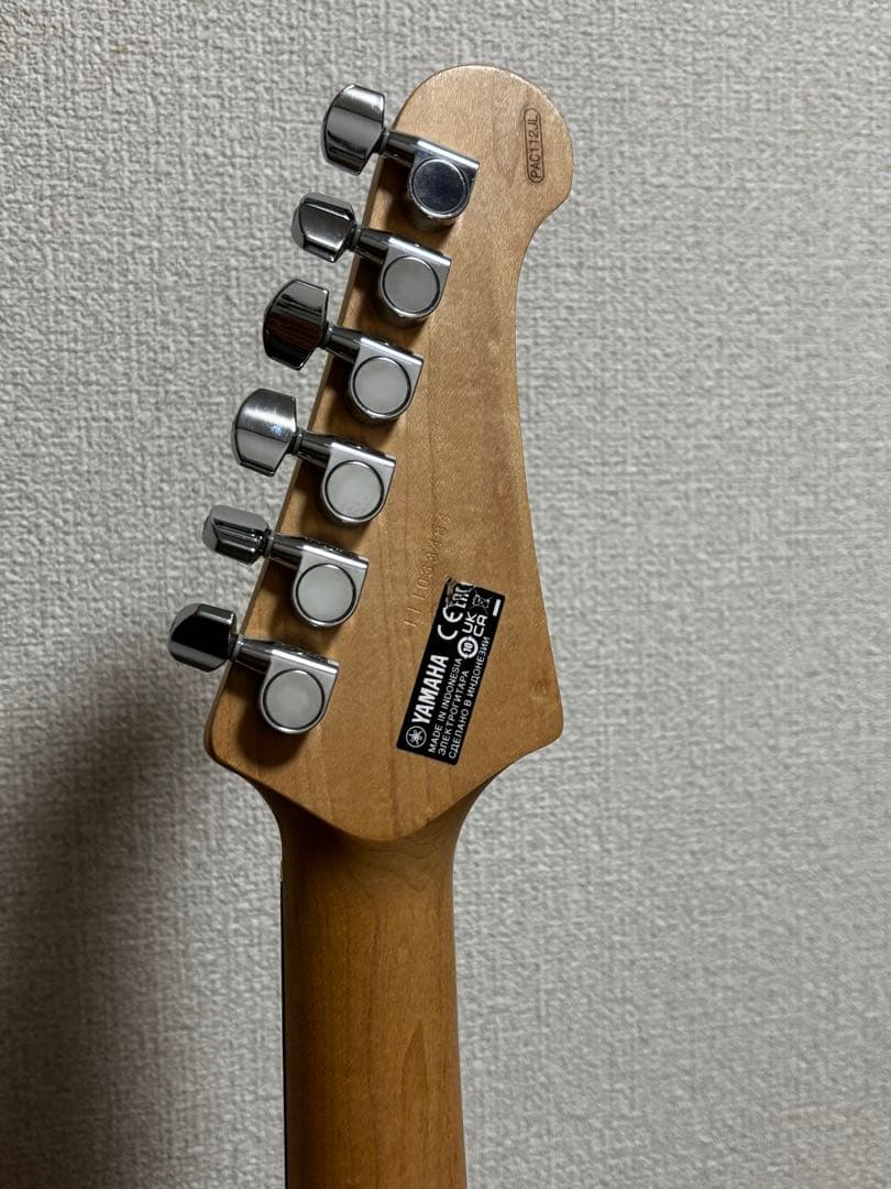 まげ YAMAHA PACIFICA GUITAR LEFTY