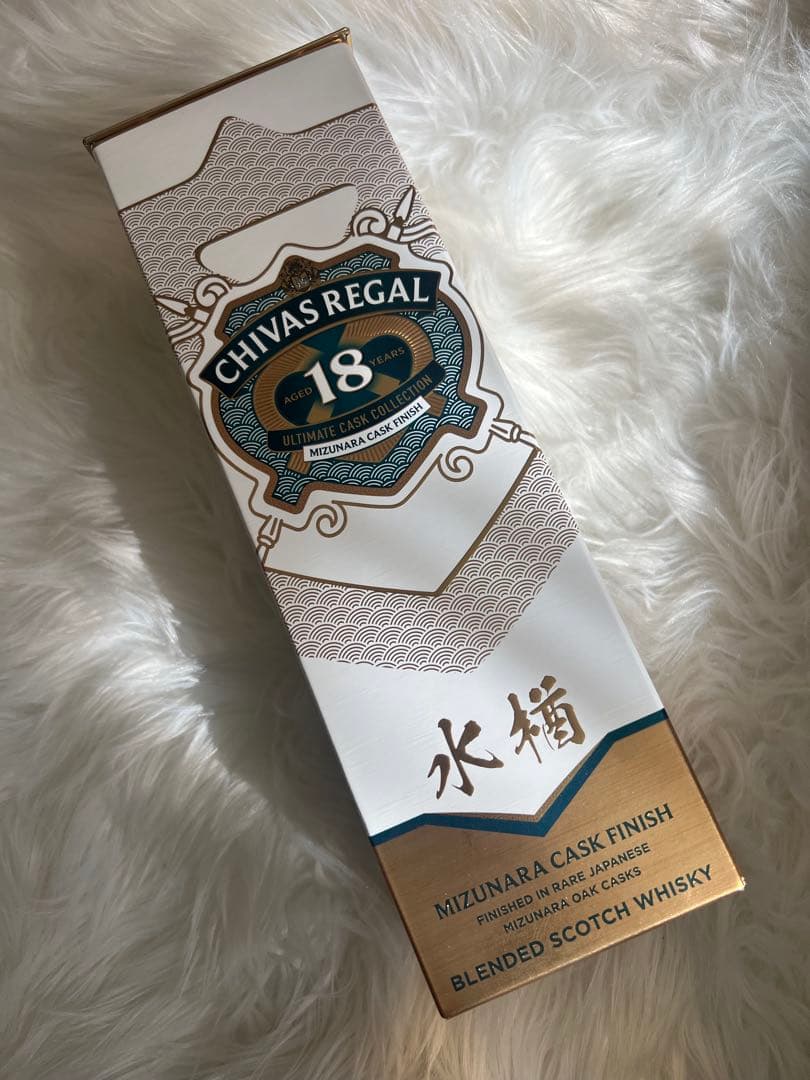 日本限定販売CHIVAS REGAL 18年　水楢 700ml